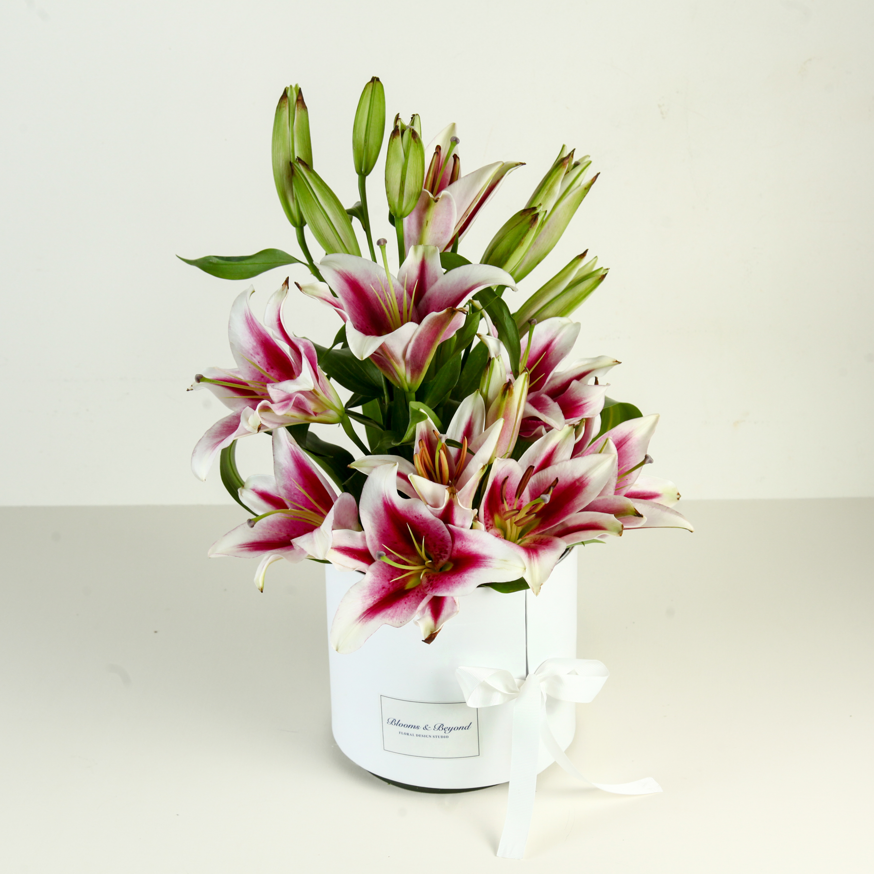 Round Lily Box – Blooms & Beyond